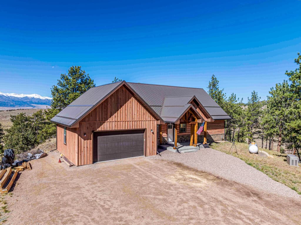 Mountain Home Featuring TruLog HD Woodgrain Steel Siding